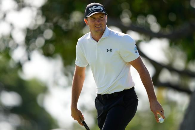 Riley, defending champ Taylor part of 5-way tie for lead at windy Sony ...