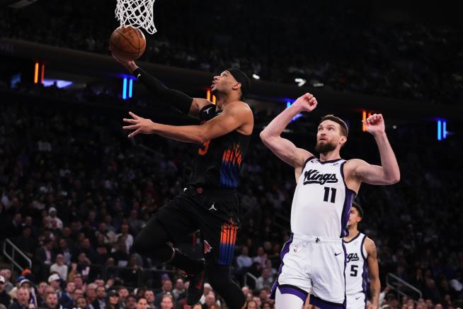 Brunson, Knicks use a big fourth quarter to beat the Kings 103-87 for ...