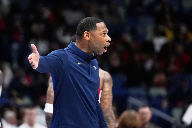 Pelicans fire coach Willie Green 12 games into his fifth season | Newser
