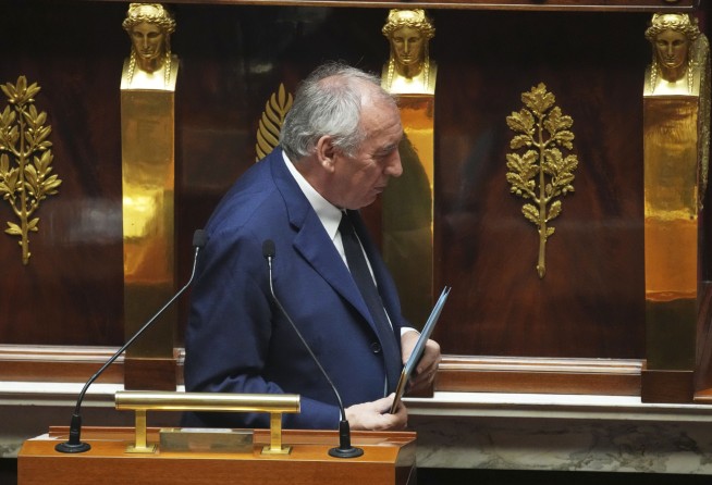 French government collapses in a confidence vote, forcing Macron to ...