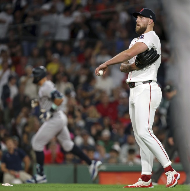 Garrett Crochet comes up big to help the Red Sox salvage series finale against Yankees | Newser