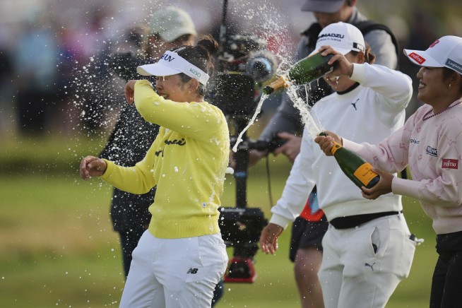 Miyu Yamashita of Japan wins the Women's British Open for her first ...