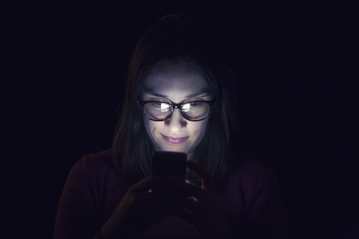 Blue Light From Digital Devices Could Be Murdering Your Eyes: Study