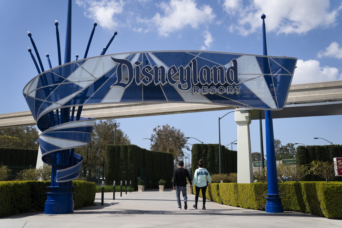 Disneyland 'Gangs' Struggling to Afford the Theme Park