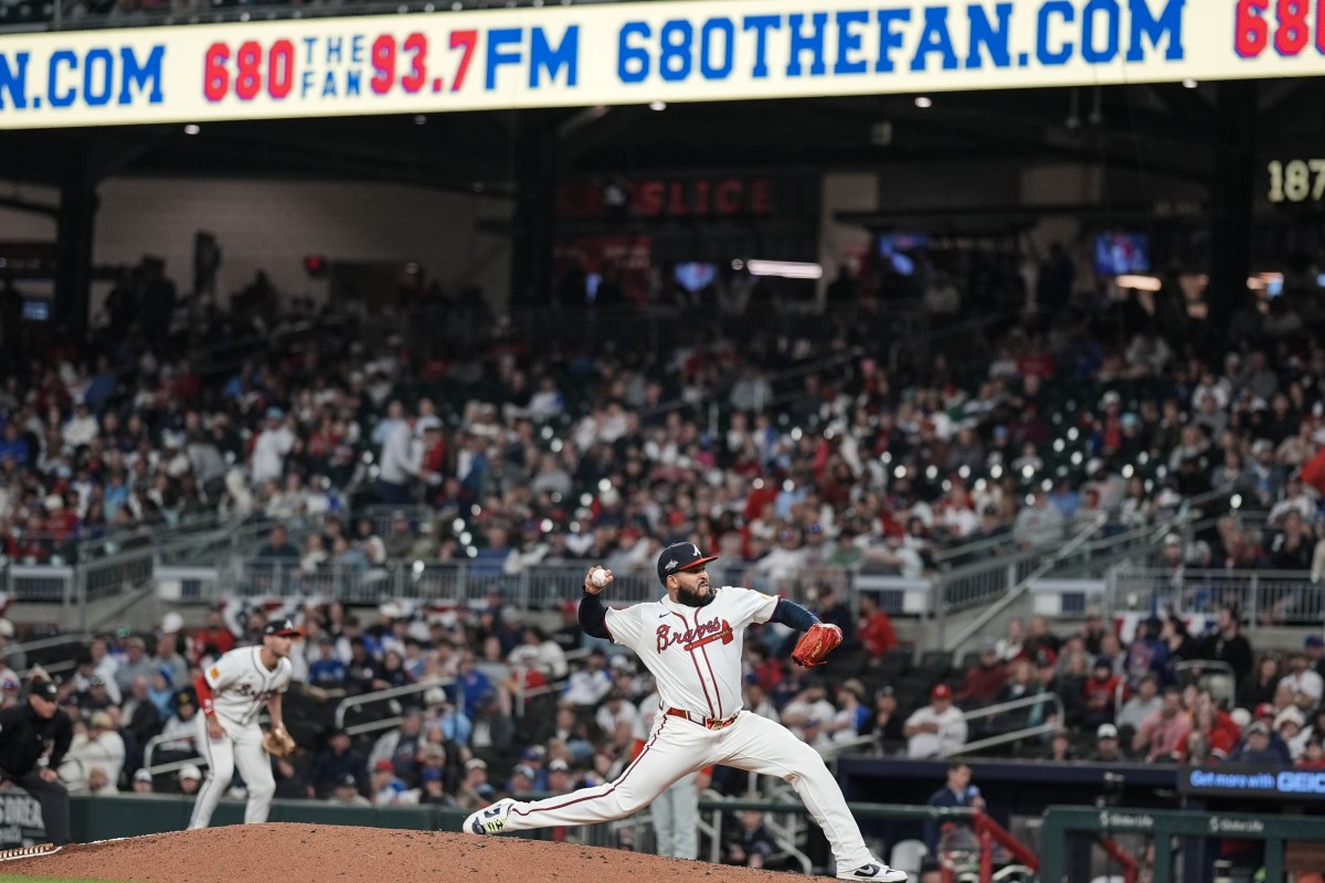 MLB Reporter Slammed for Flirting During Broadcast