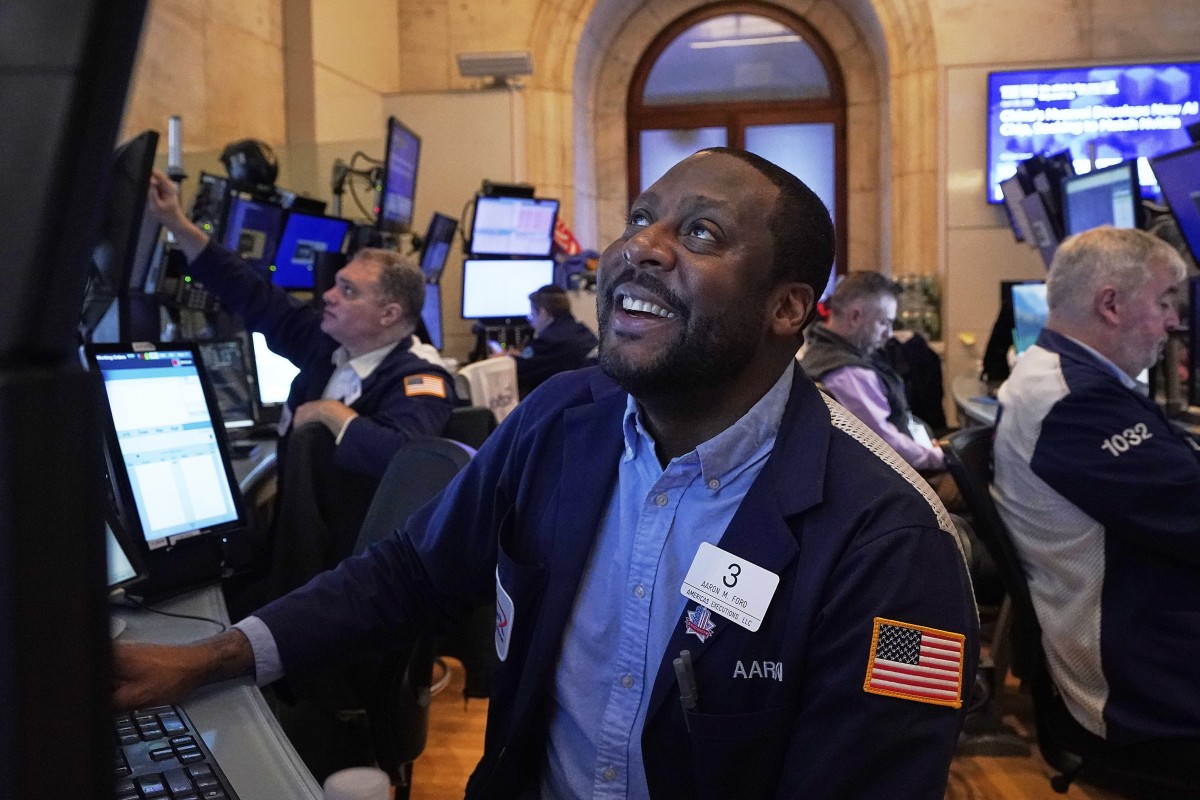 Big Tech Stocks Drop Ahead of Earnings Reports