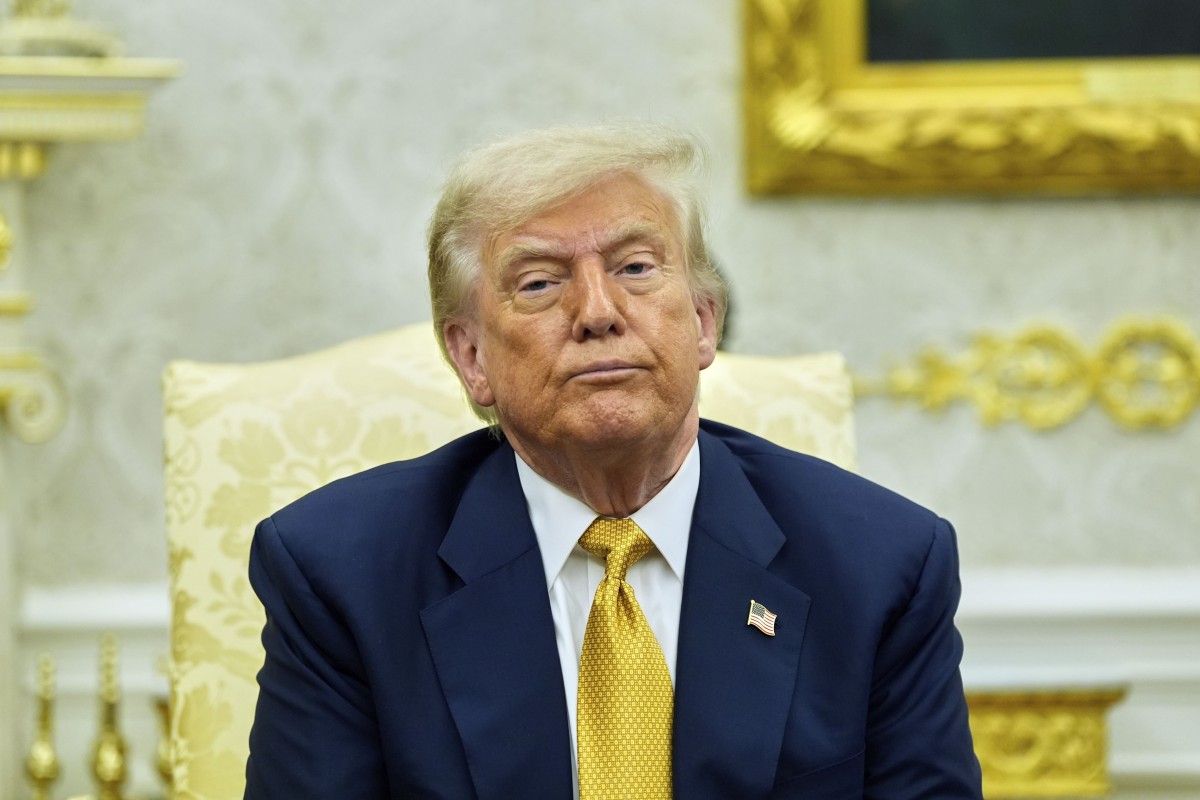 Report: Trump Pulls Out Prop While Discussing Powell