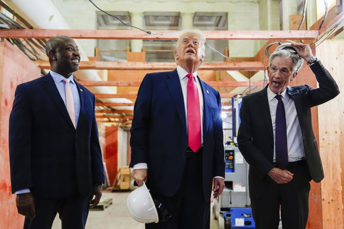 Trump, Powell Have 'Stunning' Clash Over Fed Renovation Costs